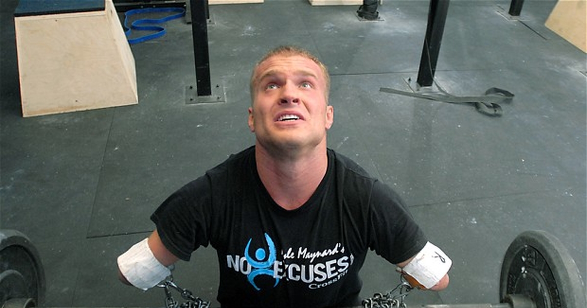 Tunnen kipua, olenko siis elossa? - Mika Nyyssölä